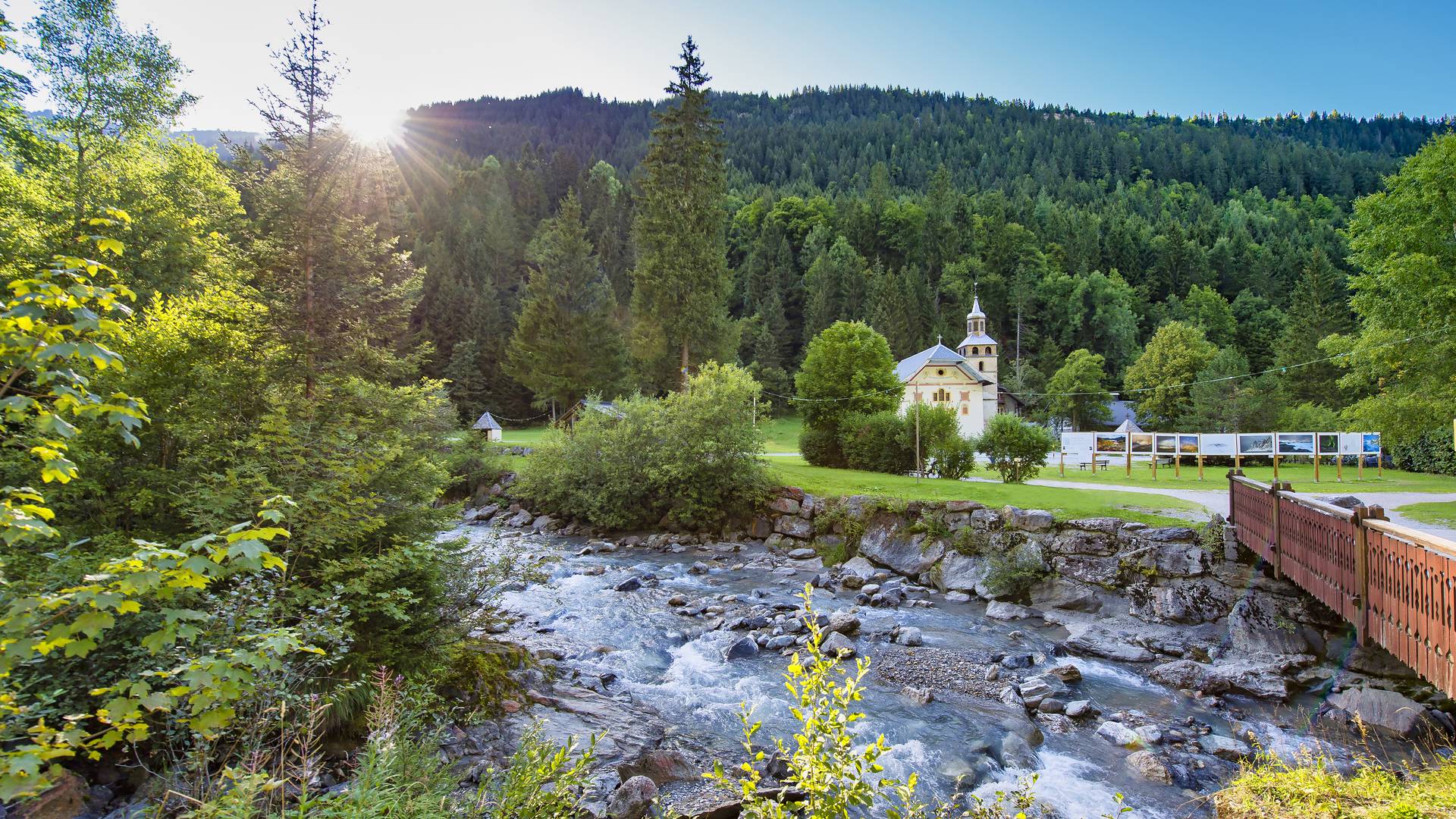 Station de ski des Contamines Montjoie, au coeur du massif du Mont-Blanc