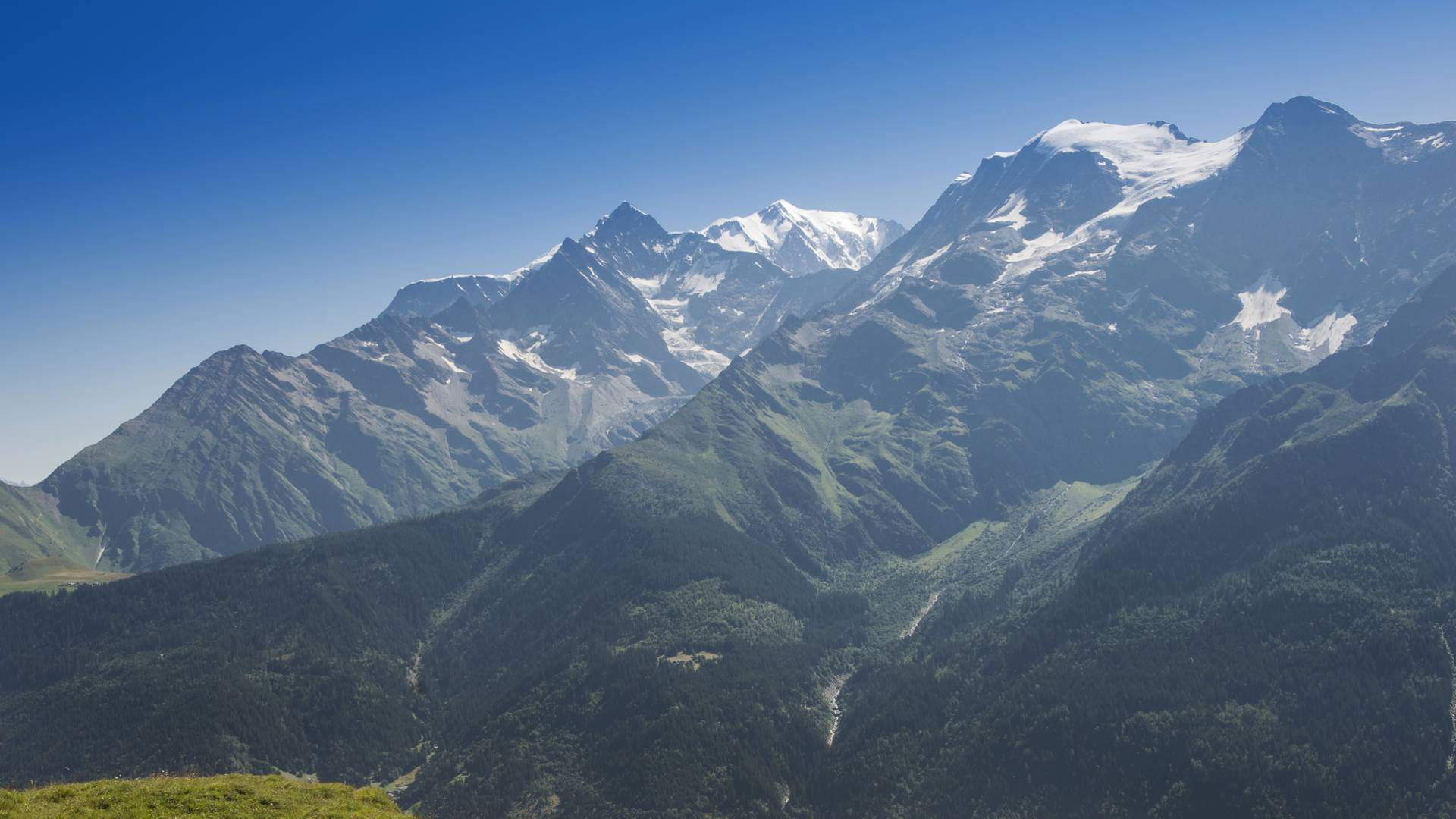 Station de ski des Contamines Montjoie, au coeur du massif du Mont-Blanc